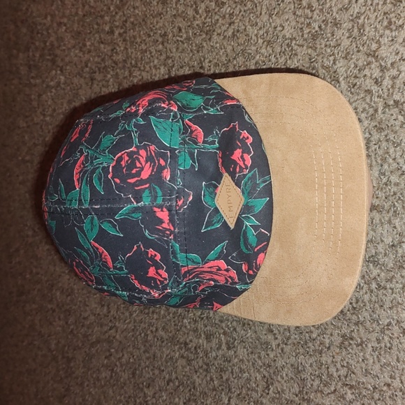 Empyre | Accessories | Empyre 5 Panel Roses Floral Red Green Black ...